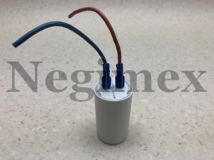 Comment connecter un condensateur 2 ou 4 cosses ? Avec fils